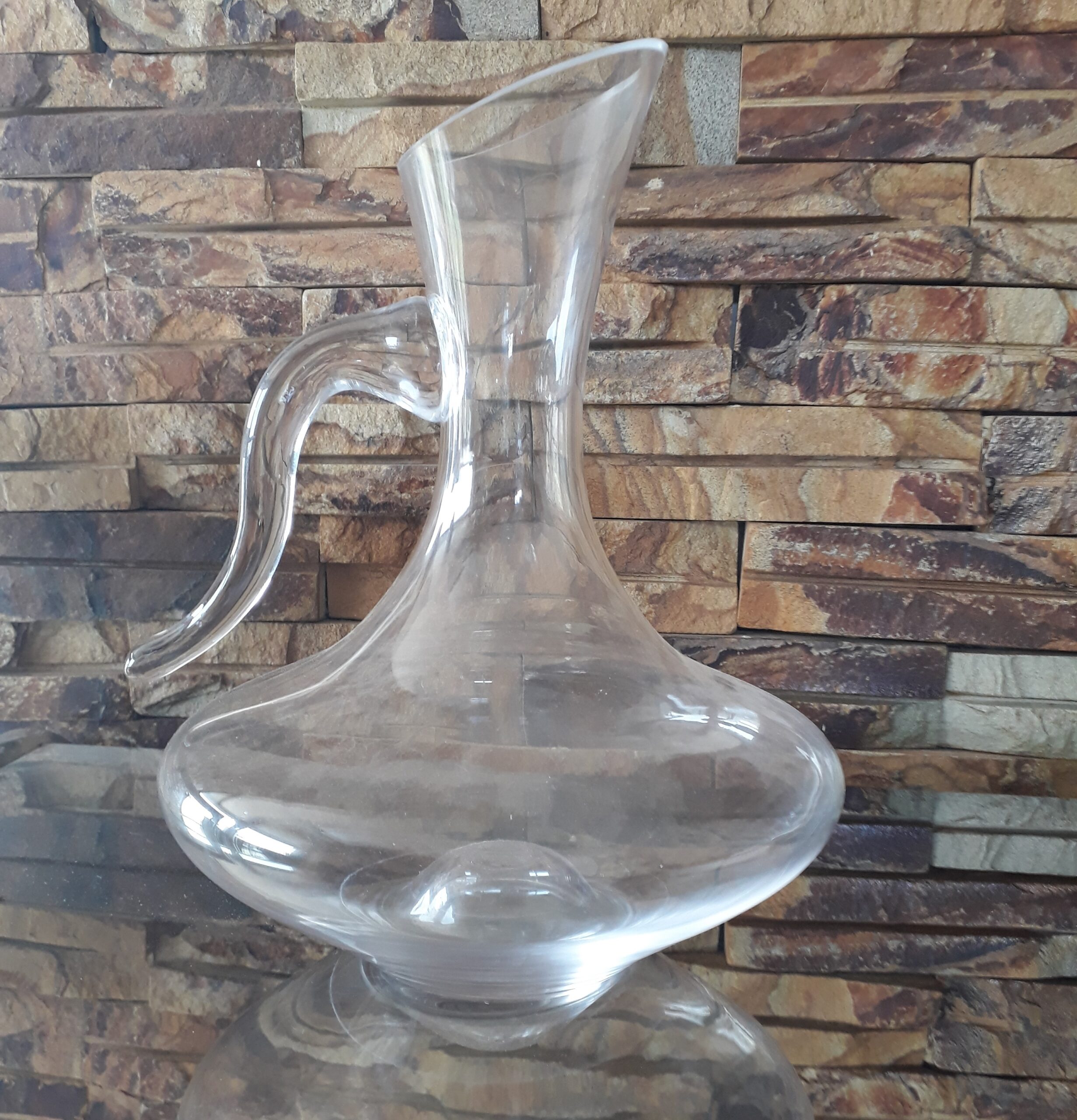 WIDE BOTTOM GLASS JUG WITH HANDLE - Home Worth